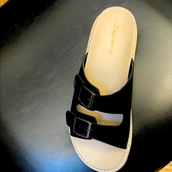 Zigi Soho | Shoes | Zigi Soho Black And Cream Buckle Sandals | Poshmark